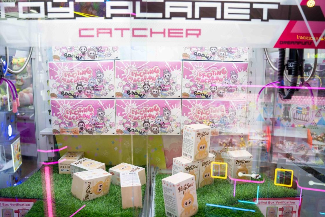 THIS ARCADE HAS THE LARGEST COLLECTION OF LABUBU CLAW MACHINES IN ...
