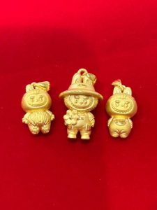 CUSTOM 24K GOLD LABUBU CHARMS & PENDANTS AT THIS JEWELLERY STORE IN ...