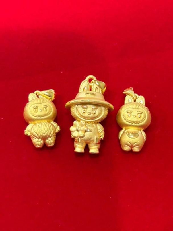 CUSTOM 24K GOLD LABUBU CHARMS & PENDANTS AT THIS JEWELLERY STORE IN ...