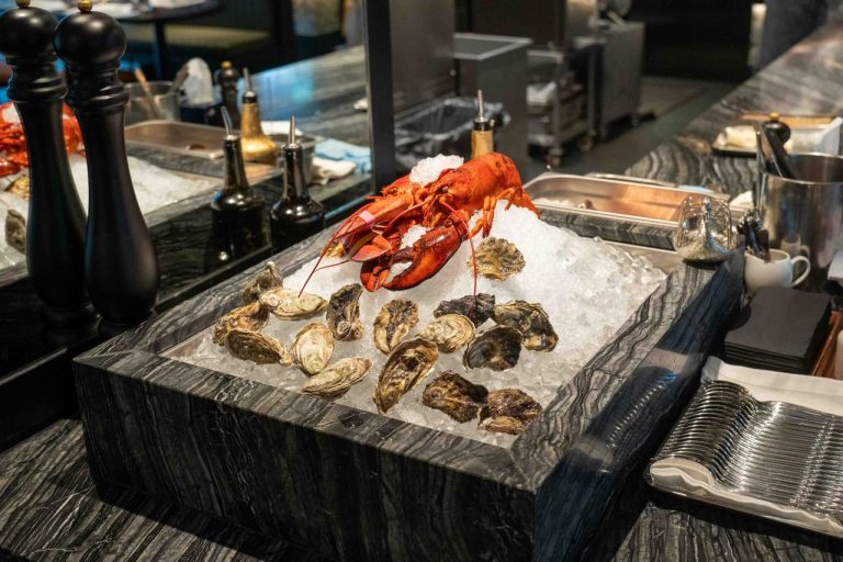 CYGNET: NEW CHIC STEAKHOUSE IN THE CBD HAS STEAK TARTARE TROLLEY SERVED ...