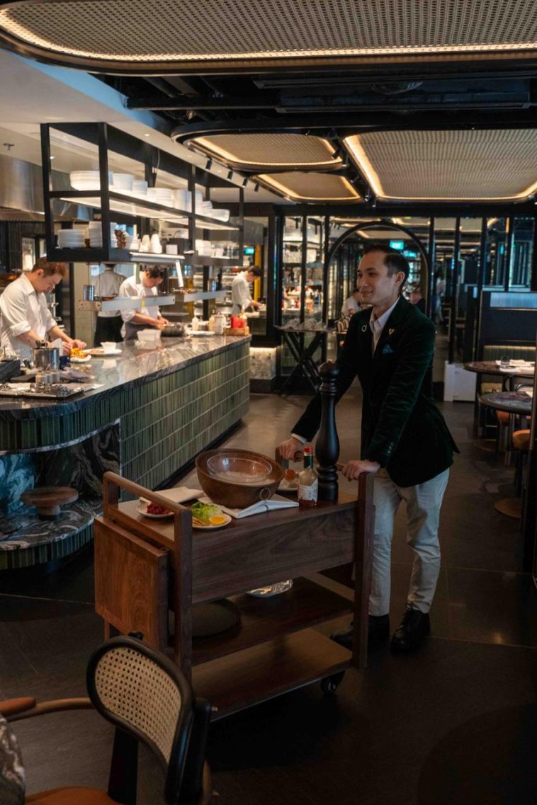 CYGNET: NEW CHIC STEAKHOUSE IN THE CBD HAS STEAK TARTARE TROLLEY SERVED ...