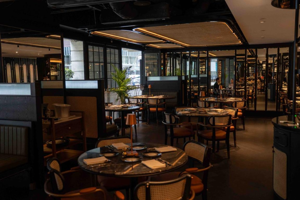 CYGNET: NEW CHIC STEAKHOUSE IN THE CBD HAS STEAK TARTARE TROLLEY SERVED ...