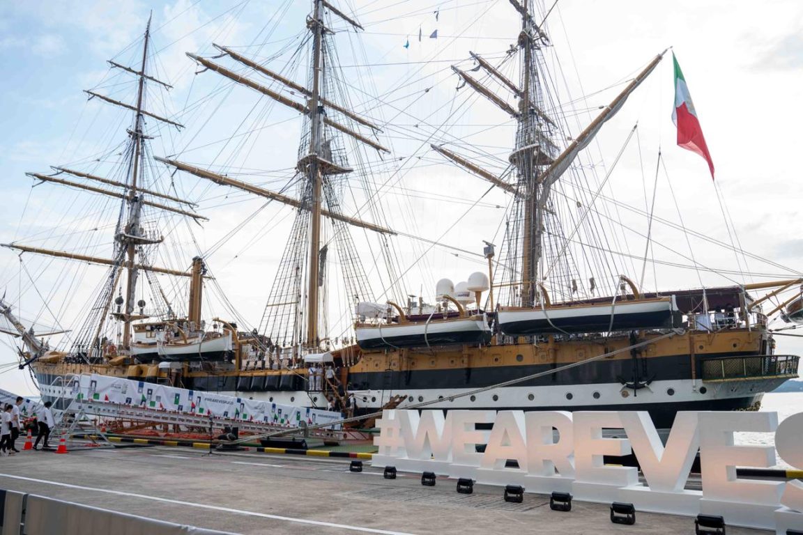 [FIRST LOOK] ICONIC ITALIAN SAILING SHIP AMERIGO VESPUCCI DOCKS IN ...