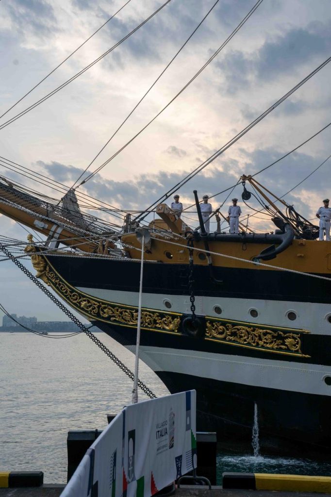 [FIRST LOOK] ICONIC ITALIAN SAILING SHIP AMERIGO VESPUCCI DOCKS IN ...