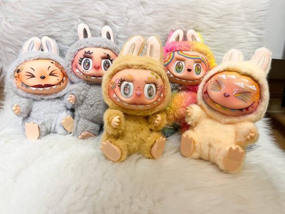 CUSTOM LABUBU “BEAUTY SERVICES” WITH FACE MAKEUP & BODY PAINT IN ...