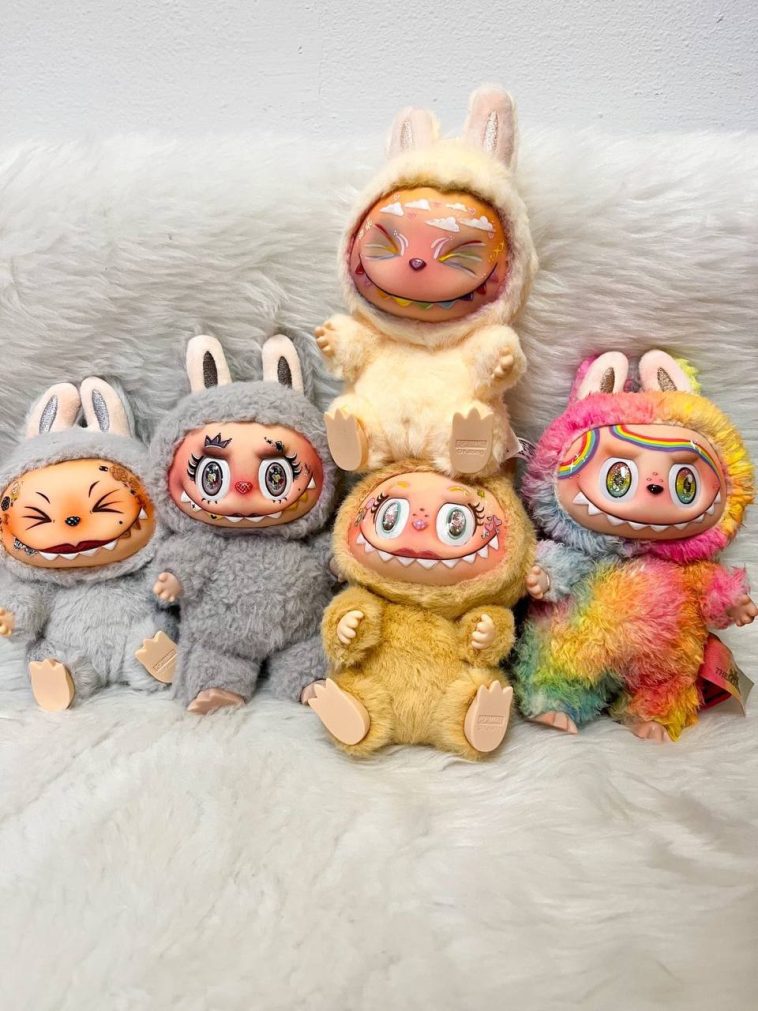 CUSTOM LABUBU “BEAUTY SERVICES” WITH FACE MAKEUP & BODY PAINT IN ...