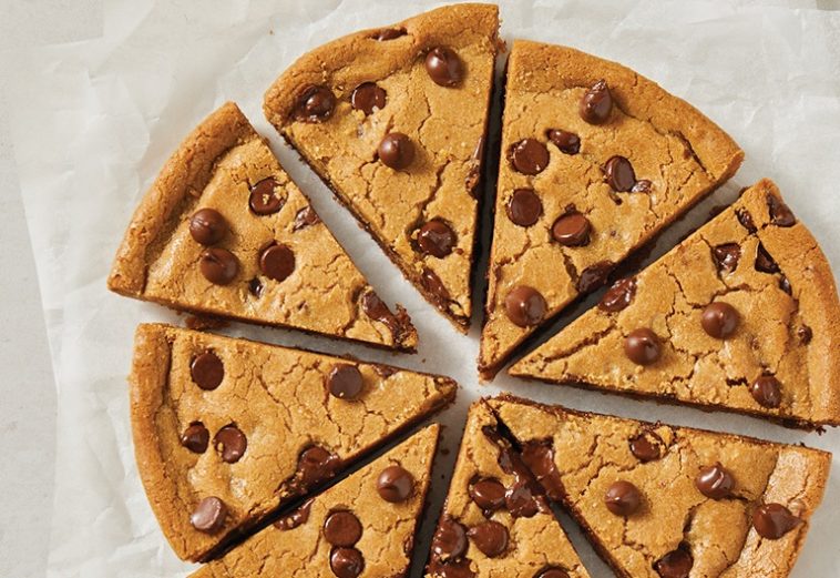 GIANT 8-INCH HERSHEY’S COOKIE “PIZZA” FROM PIZZA HUT SERVED WITH HOT ...
