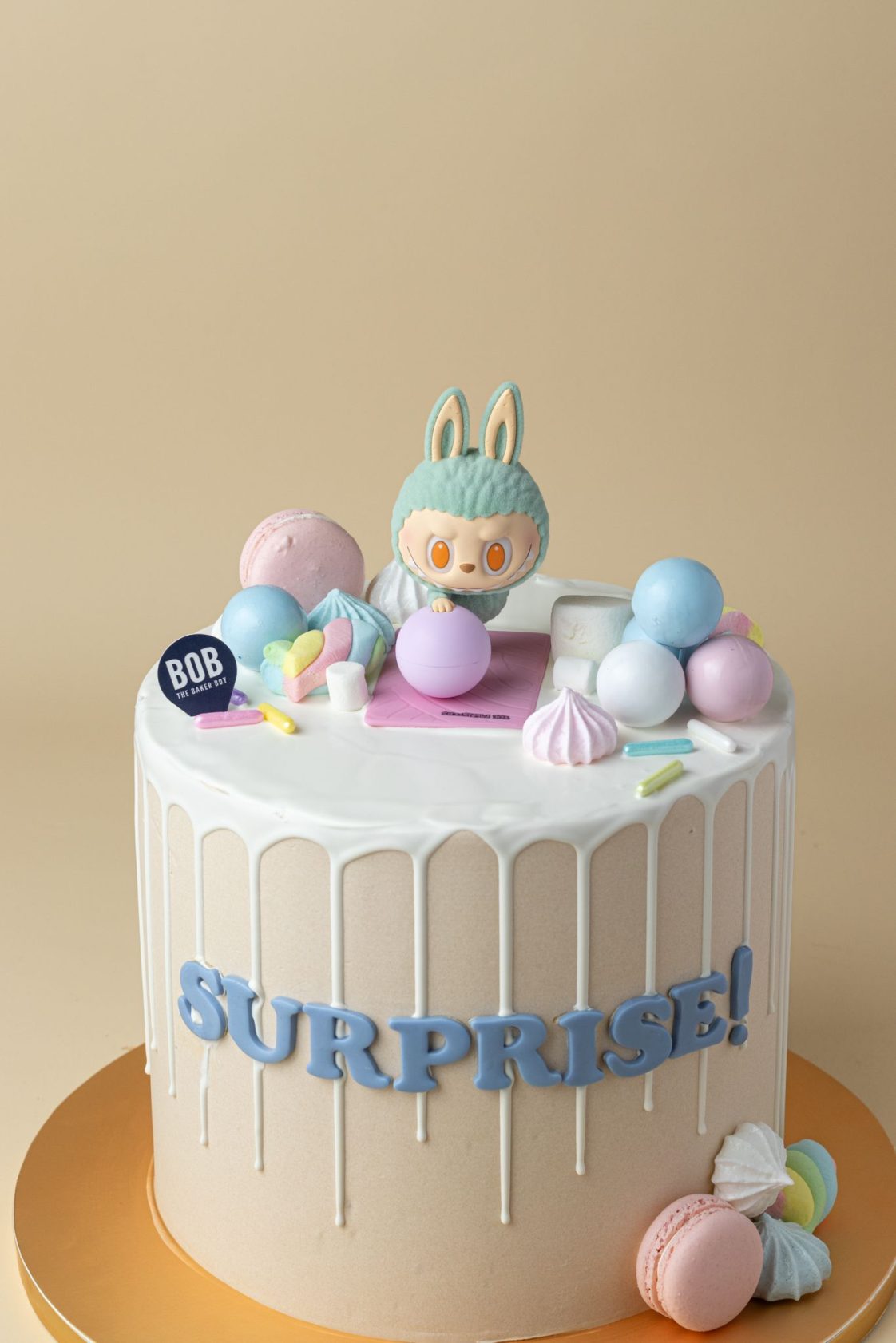 THIS POPULAR BAKERY IN SINGAPORE HAS LABUBU CAKES WITH REAL LABUBU ...