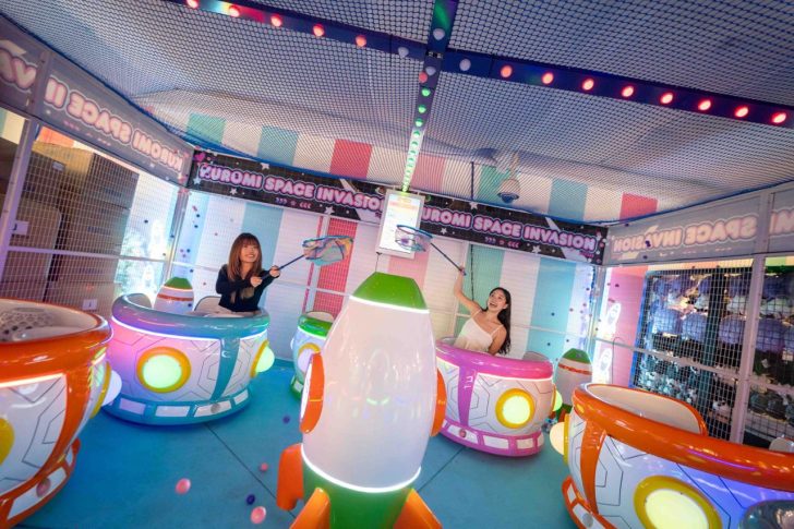 NEW HELLO KITTY & FRIENDS CARNIVAL AT CHANGI AIRPORT WITH GIANT SANRIO ...