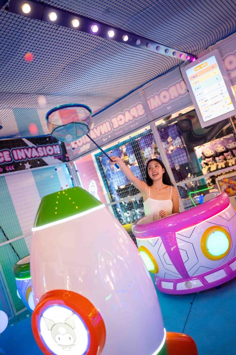 NEW HELLO KITTY & FRIENDS CARNIVAL AT CHANGI AIRPORT WITH GIANT SANRIO ...