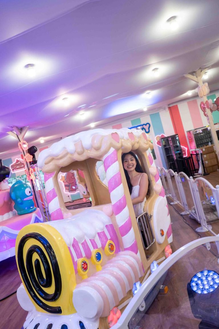 NEW HELLO KITTY & FRIENDS CARNIVAL AT CHANGI AIRPORT WITH GIANT SANRIO ...