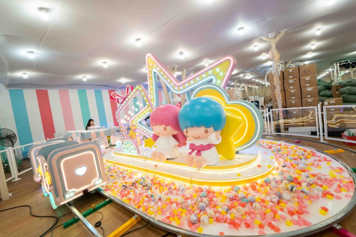 NEW HELLO KITTY & FRIENDS CARNIVAL AT CHANGI AIRPORT WITH GIANT SANRIO ...