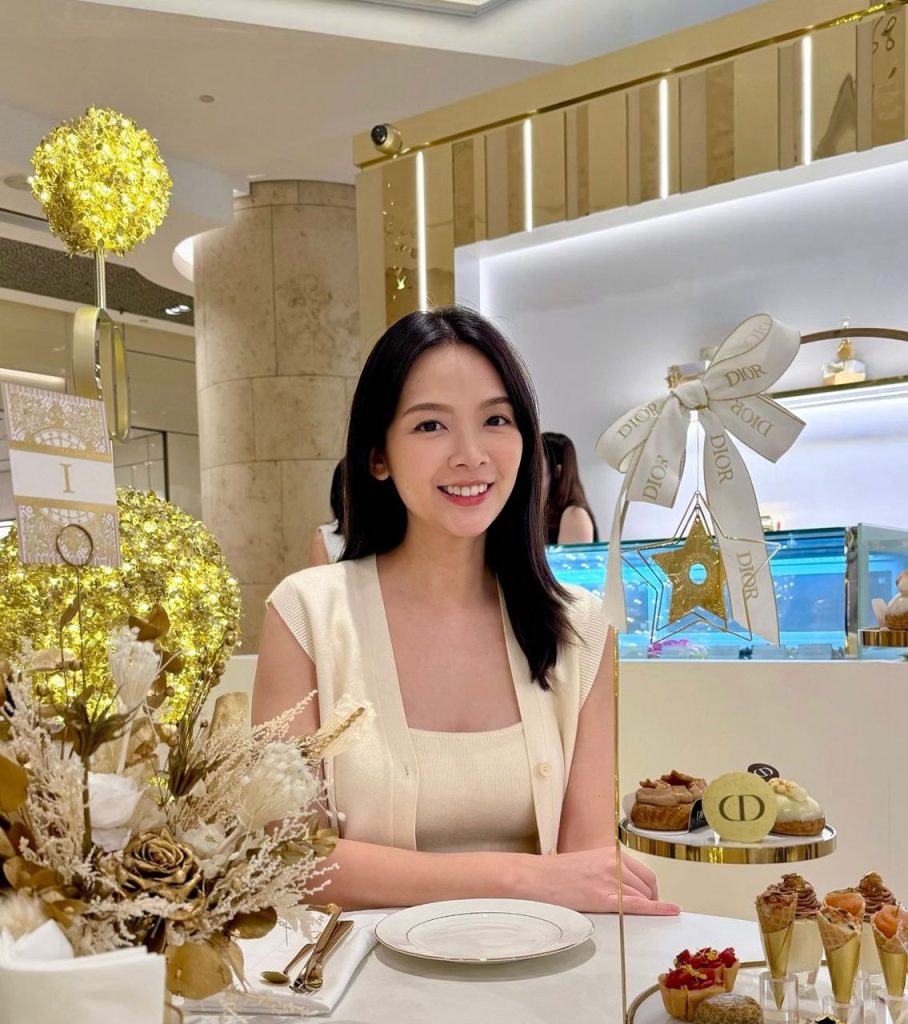 DIOR CAFÉ POP-UP AT ION ORCHARD WITH DIOR-INSPIRED HIGH TEA , ÉCLAIRS ...