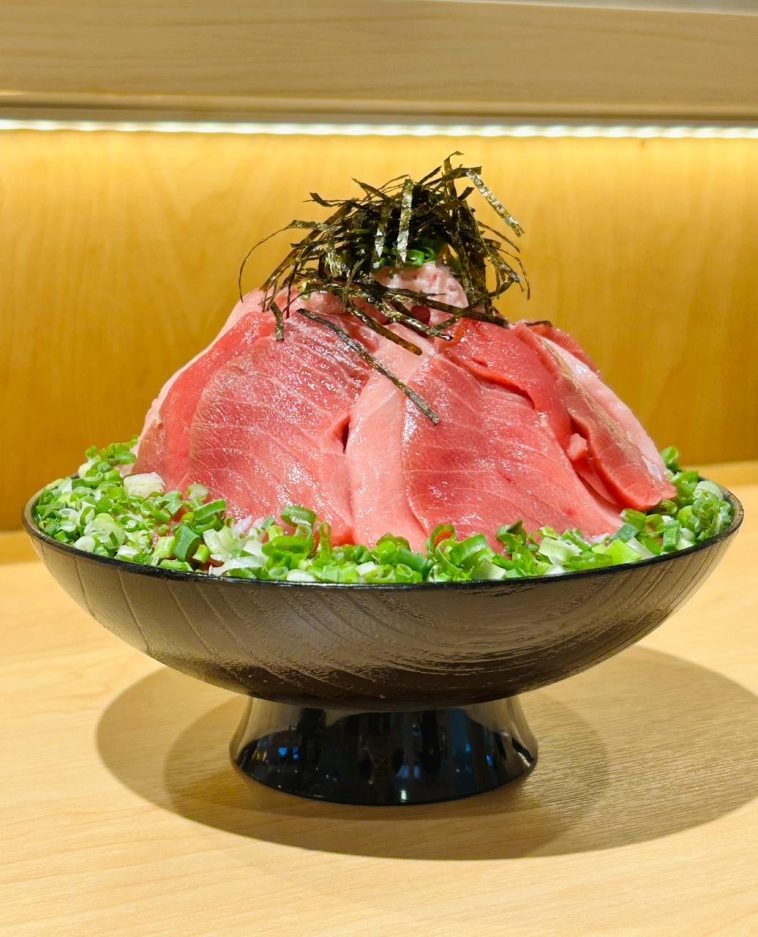 FREE MEGA 1KG BLUEFIN TUNA DON AT DONKI SINGAPORE IF YOU FINISH WITH 10 ...