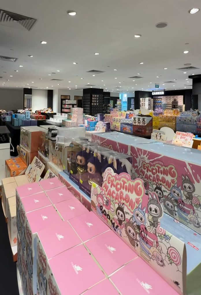 NEW MEGA BLIND BOX & CLAW MACHINE STORE WITH OVER 1000 ITEMS FROM JUST ...