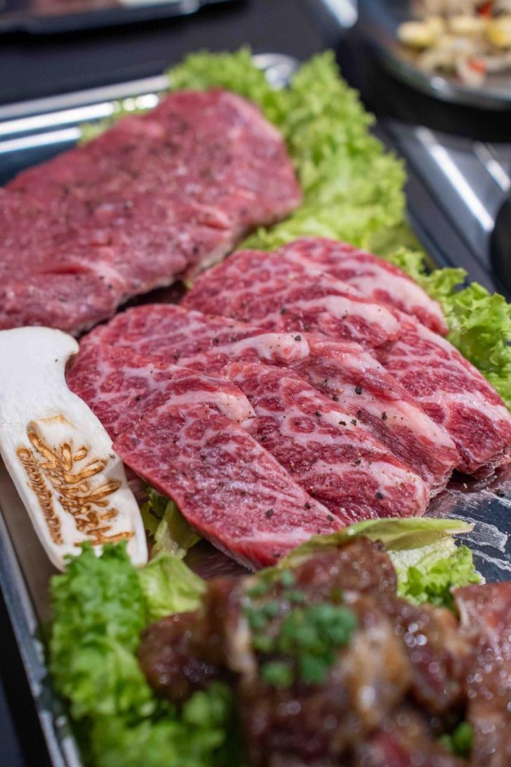NEW “FUTURISTIC” KBBQ RESTAURANT GRILLS MEAT USING AUTOMATIC ROLLING ...