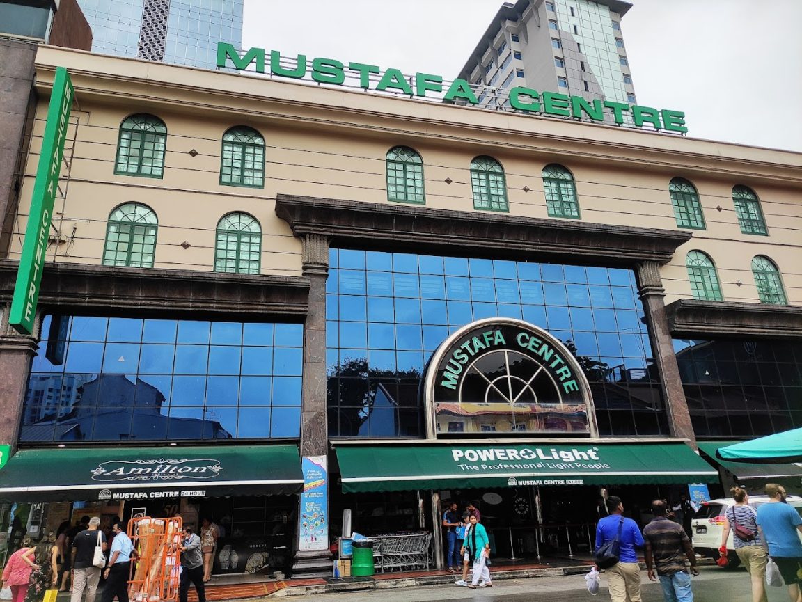 $9.90 VIRAL PISTACHIO KUNAFA CHOCOLATE BARS AT MUSTAFA CENTRE! - Shout