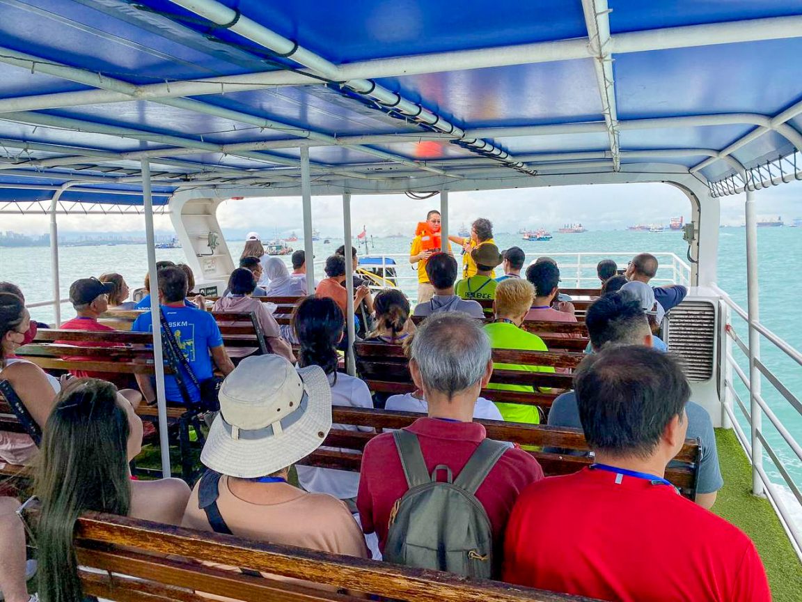 EXCLUSIVE SHIP & FERRY TOURS ALONG THE SINGAPORE STRAITS & LIGHTHOUSE ...
