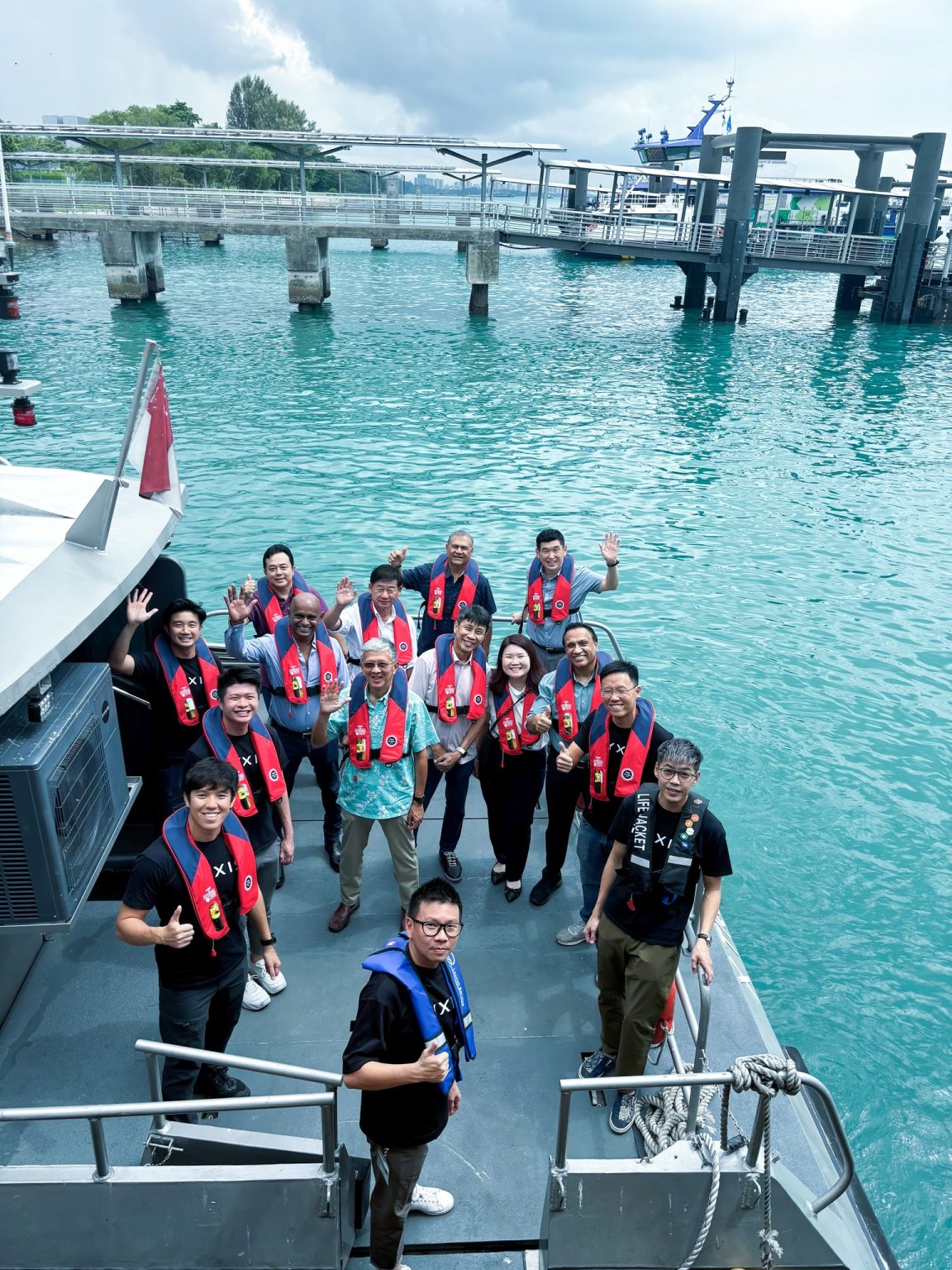 EXCLUSIVE SHIP & FERRY TOURS ALONG THE SINGAPORE STRAITS & LIGHTHOUSE ...