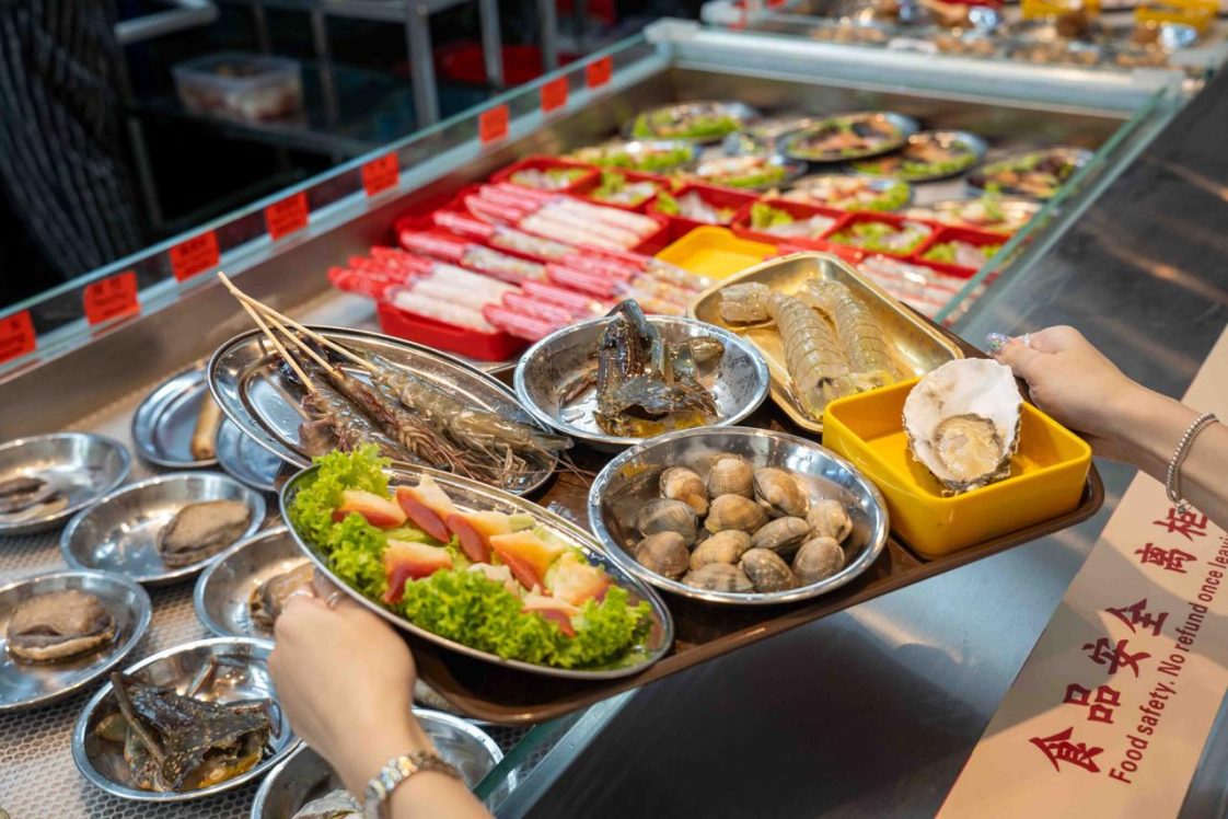 SINGAPORE’S FIRST LIVE SEAFOOD MARKET HOTPOT: PICK YOUR OWN CRABS ...