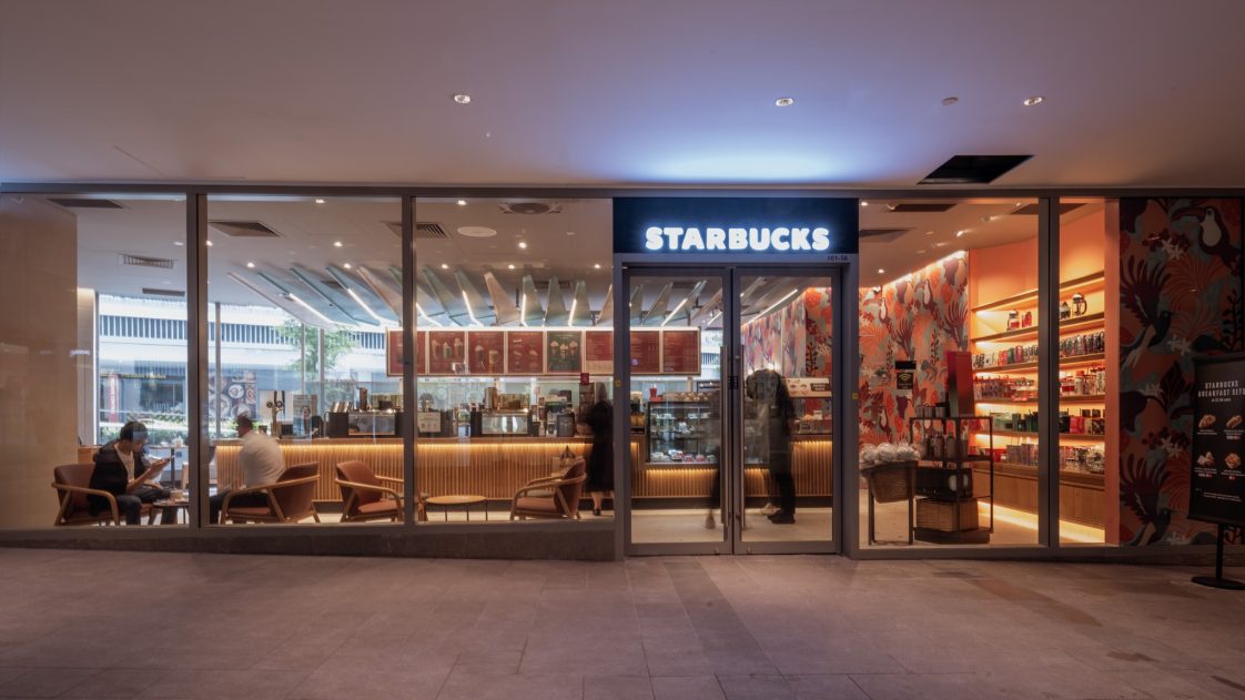 STARBUCKS LAUNCHES NEW STANLEY DRINKWARE, STAR-SHAPED PLUSH KEYCHAINS ...