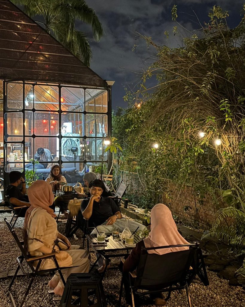 SCENIC GLASSHOUSE FOREST-INSPIRED CAFÉ IN JOHOR BAHRU WITH DIY RAMEN BAR & “VOLCANO” DRINKS! - Shout