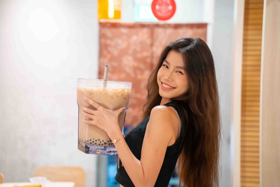 THESE SPOTS IN SINGAPORE SERVE MEGA BUBBLE TEA DRINKS: UP TO 10-LITRES ...