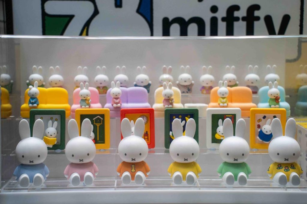 MIFFY’S GARDEN POP-UP AT CHANGI AIRPORT WITH GIANT “HOT AIR BALLOON ...