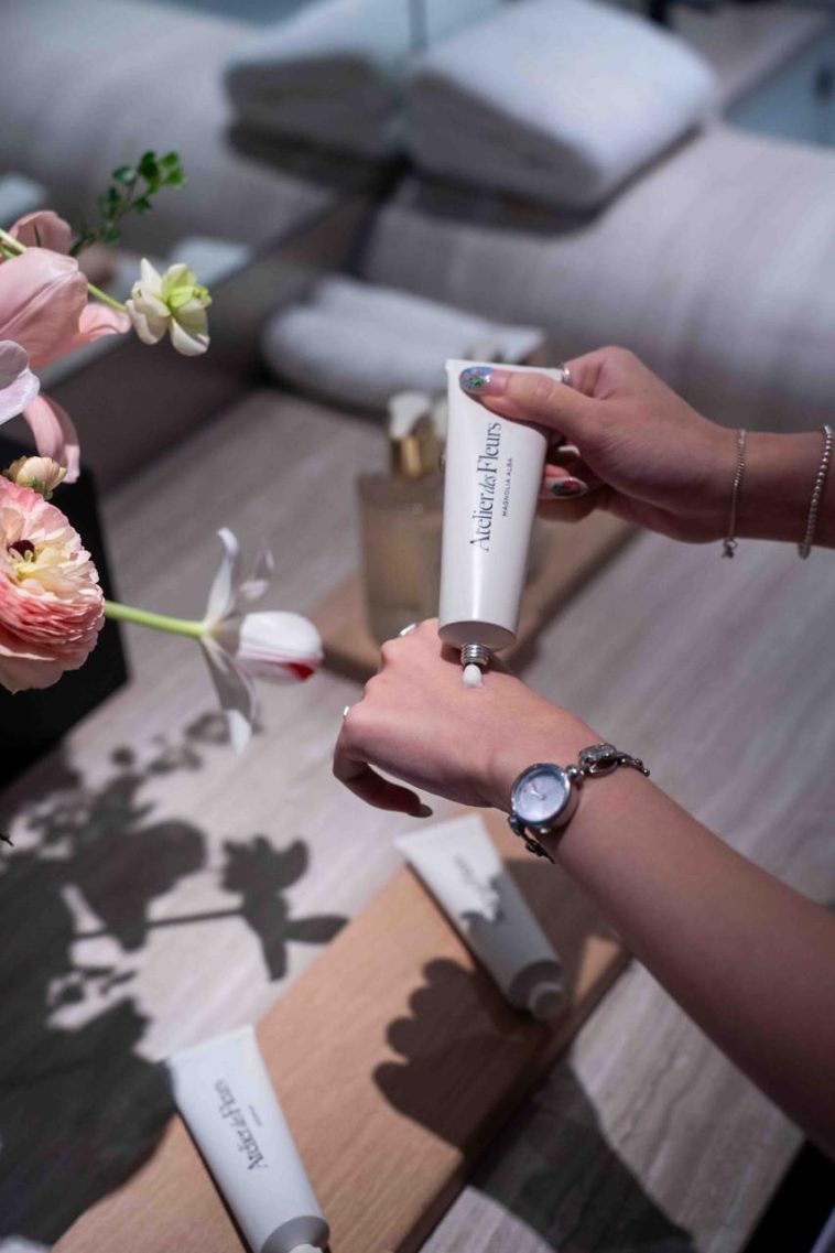 CHLOÉ POP-UP IN SINGAPORE HAS FREE PERFUME GIFT SET, CUSTOM WATERCOLOUR ...