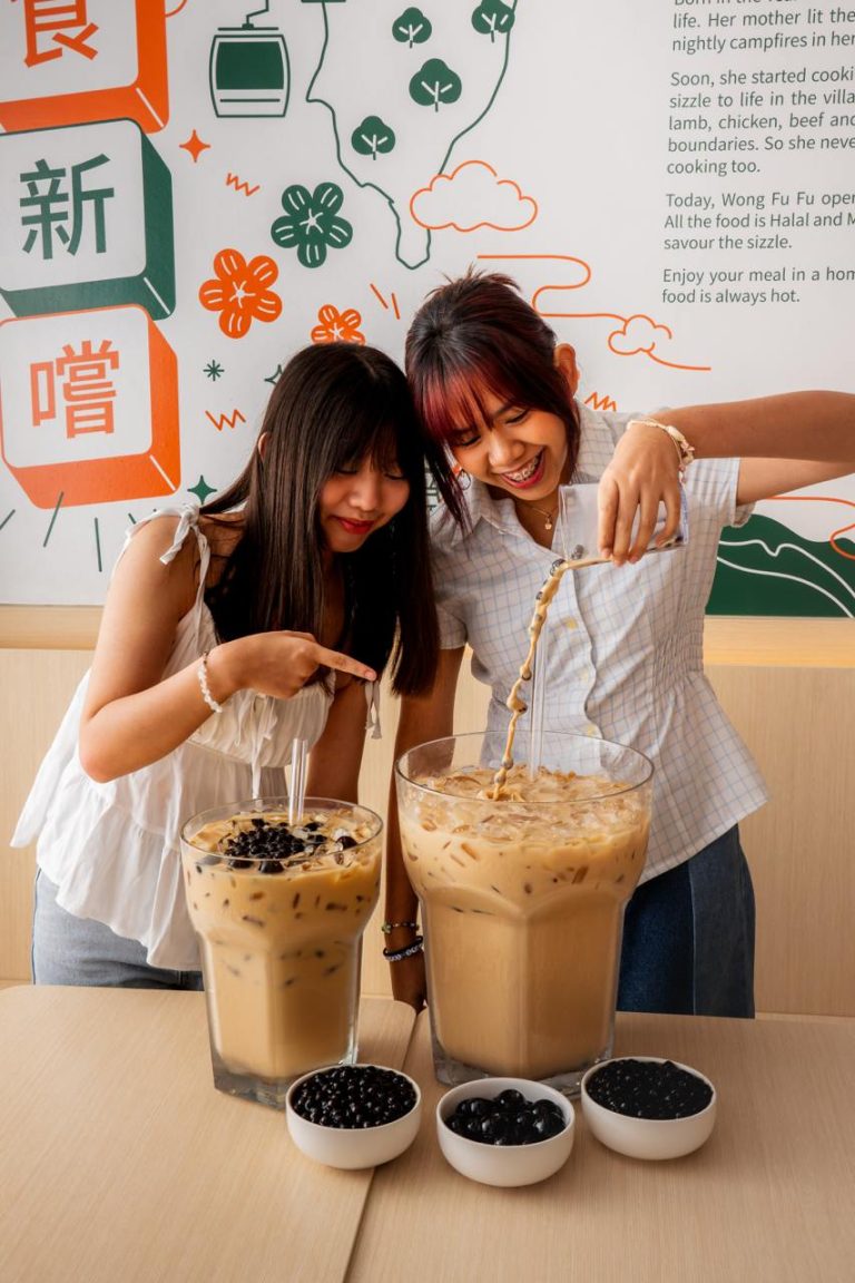 THESE SPOTS IN SINGAPORE SERVE MEGA BUBBLE TEA DRINKS: UP TO 10-LITRES ...