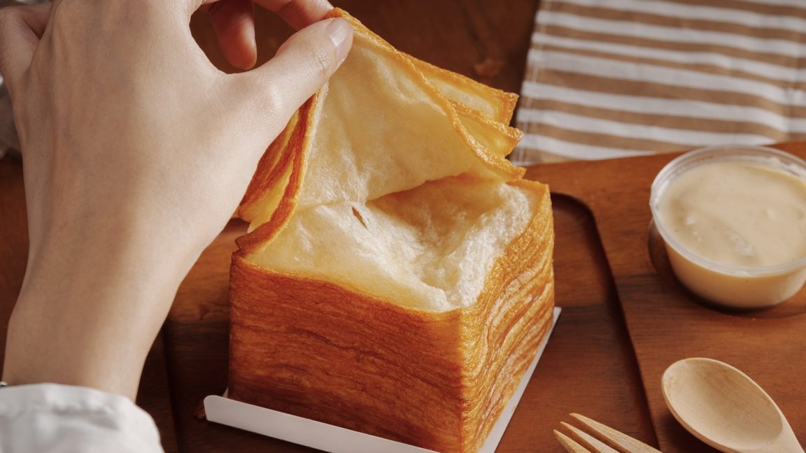 FAMOUS STANDARD BREAD BAKERY & CAFÉ FROM KOREA WITH LAYERED “TISSUE ...