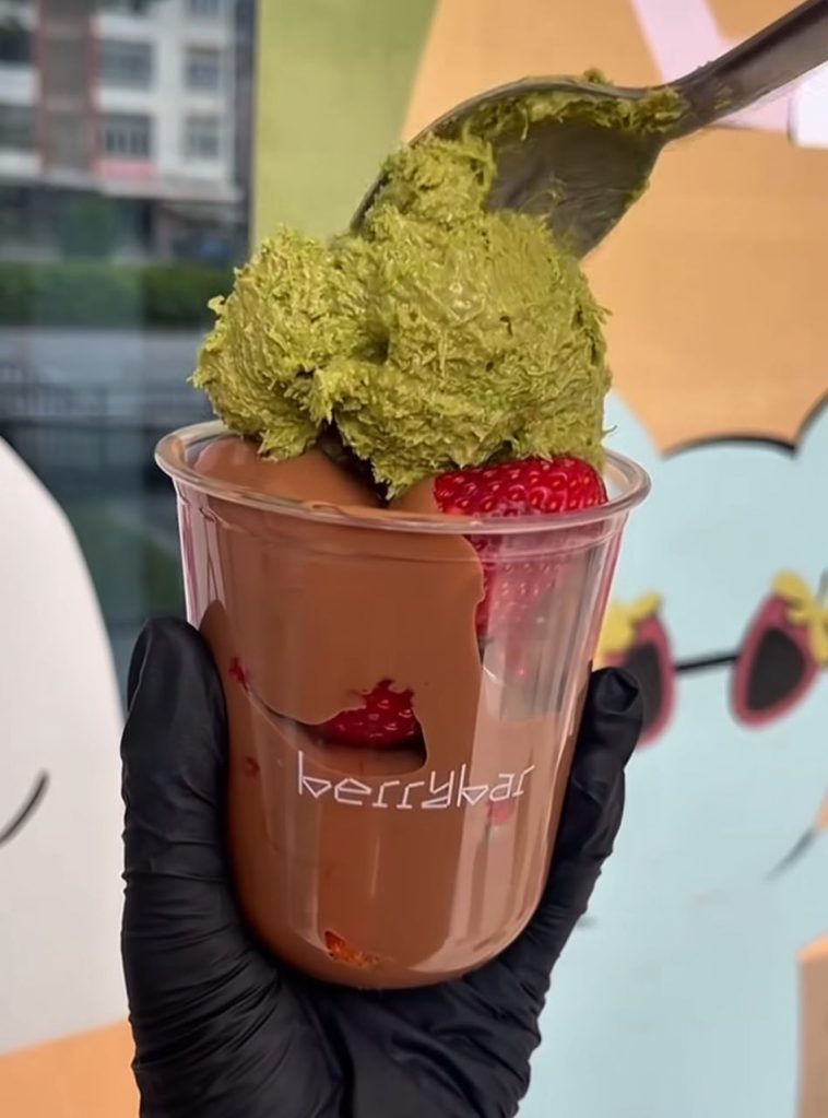 VIRAL CHOCOLATE-FILLED KUNAFA STRAWBERRY CUPS ARE LANDING IN SINGAPORE ...
