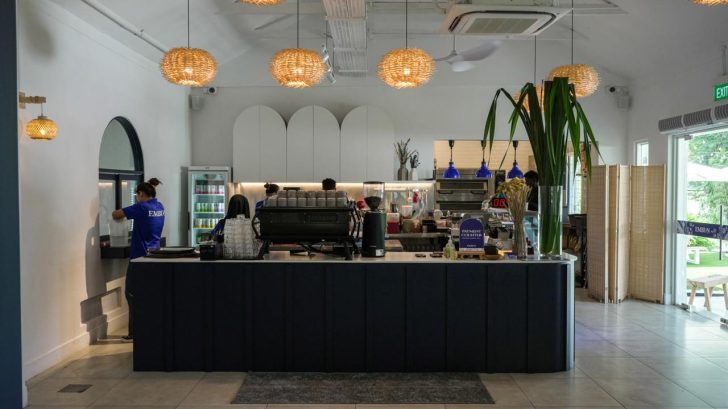 NEW COLONIAL-STYLE HALAL SEAFOOD RESTAURANT LETS YOU PICK LIVE-CAUGHT ...