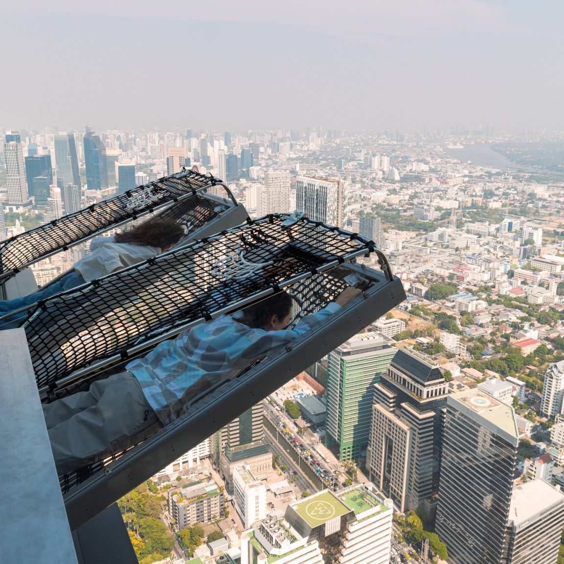 TILT OVER A SKYSCRAPER 75 FLOORS ABOVE GROUND AT THE WORLD’S FIRST 65 ...
