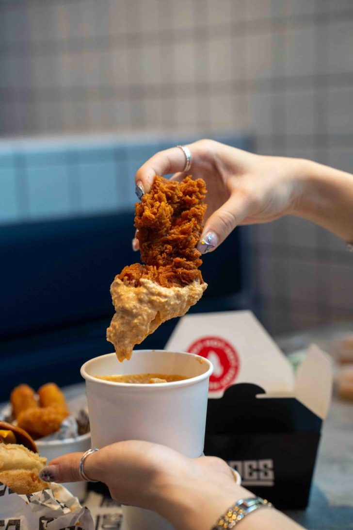 SIDES BY THE SIDEMEN OPENS IN SINGAPORE: CUSTOMISABLE FRIED CHICKEN, 9 ...