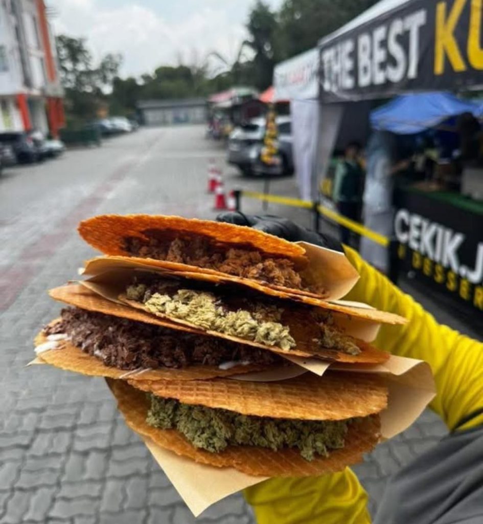 KUNAFA DESSERT SPECIALTY MARKET IN JOHOR BAHRU HAS VIRAL CHEESY KUNAFA ...