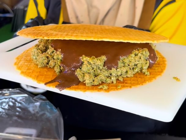 KUNAFA DESSERT SPECIALTY MARKET IN JOHOR BAHRU HAS VIRAL CHEESY KUNAFA ...