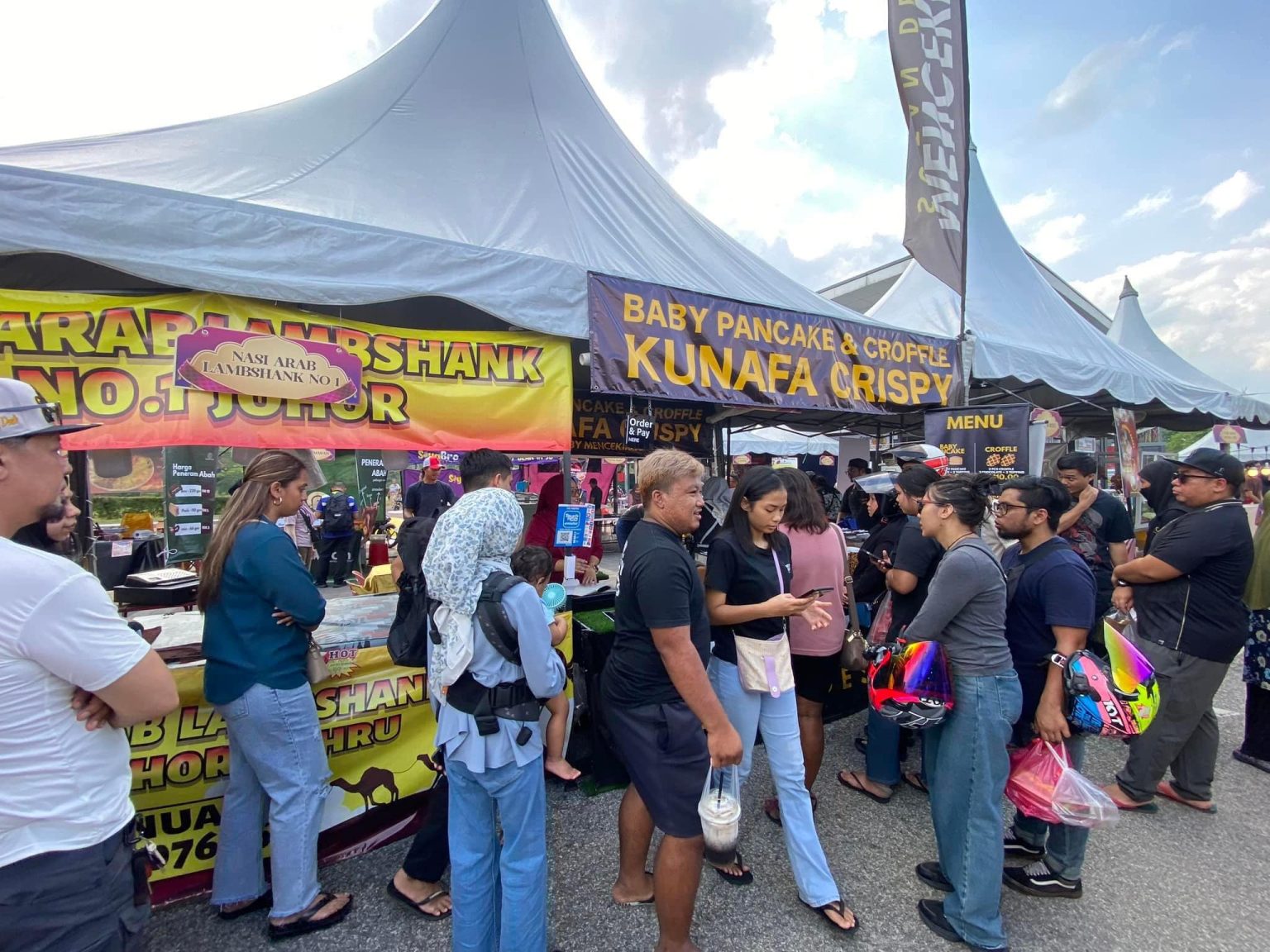 KUNAFA DESSERT SPECIALTY MARKET IN JOHOR BAHRU HAS VIRAL CHEESY KUNAFA ...
