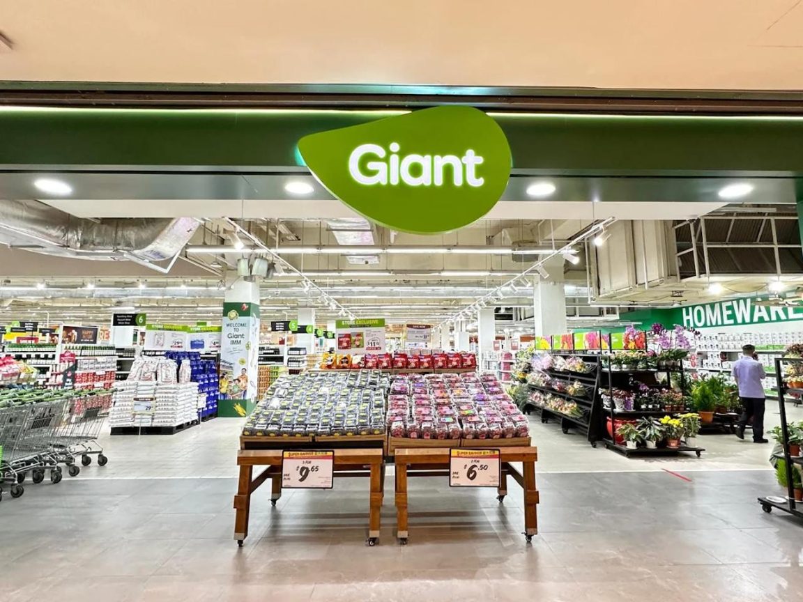 DURIAN BUFFET AT GIANT IMM IS BACK FROM $55 NETT PER PERSON: WITH ...