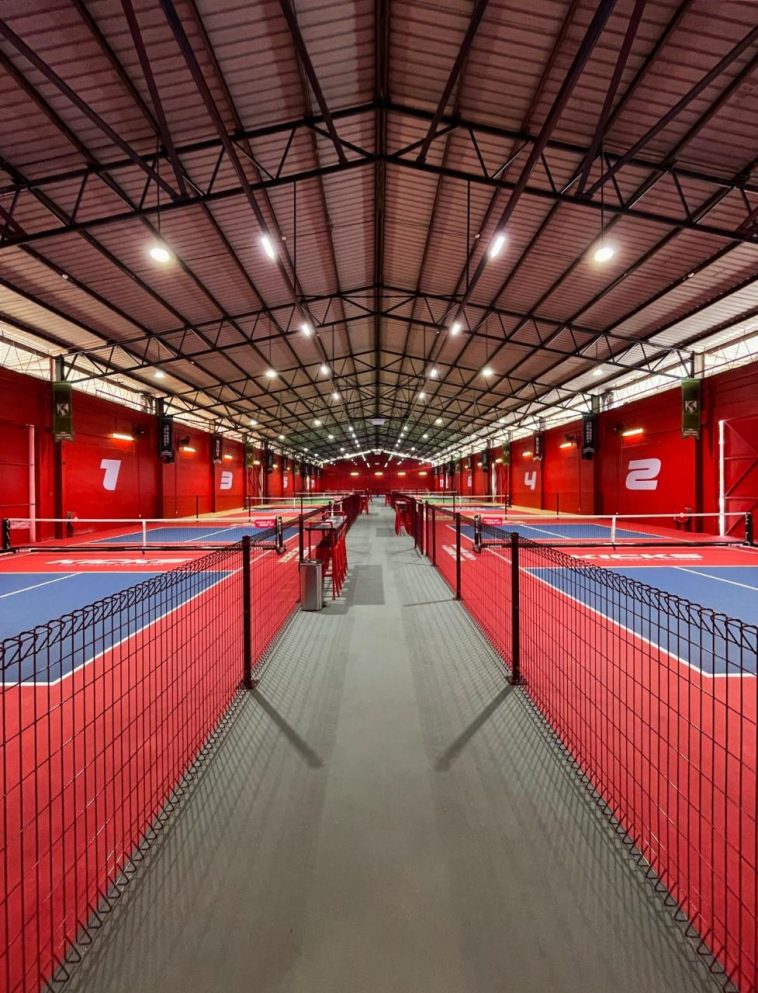 NEW MASSIVE INDOOR PICKLEBALL COURT IN JOHOR BAHRU OPENS TILL 1AM WITH ...