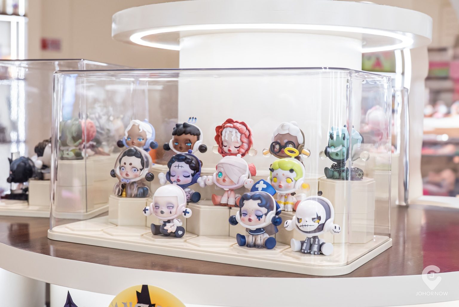 NEW MEGA 3-STOREY BLIND BOX STORE IN JOHOR BAHRU WITH OVER 700 SERIES ...