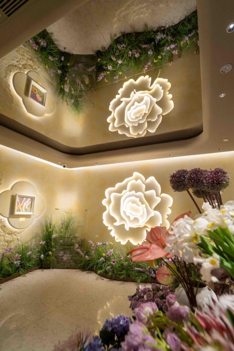 TOMACADO: FLORAL-THEMED RESTAURANT & FLOWER BAR WITH IN-HOUSE FLORIST ...