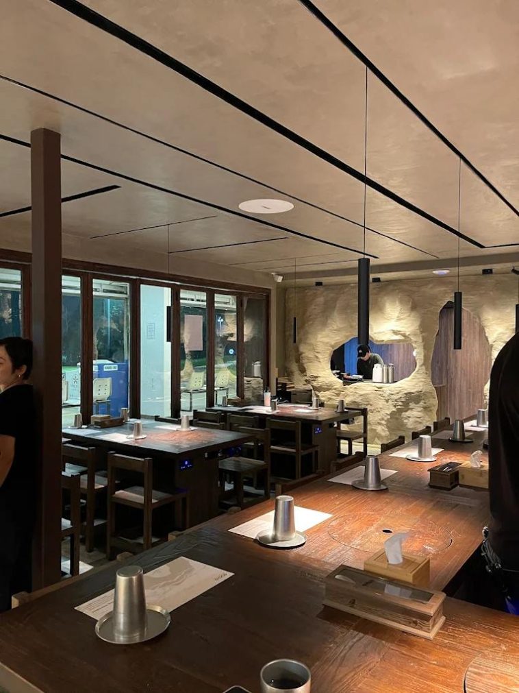 NEW CAVE-INSPIRED KOREAN RESTAURANT HAS VIRAL DEEP-FRIED CHILLI PEPPERS ...