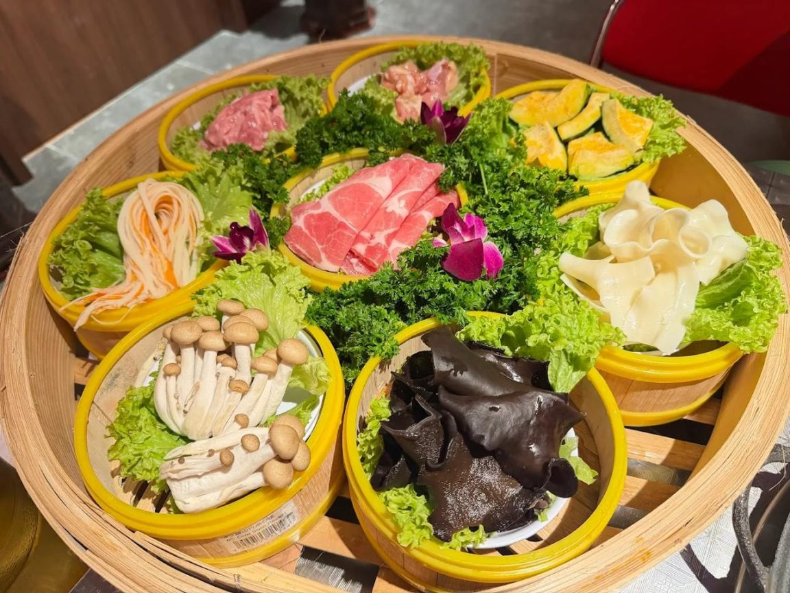 FAMOUS CHONGQING HOTPOT CHAIN OPENS FIRST OUTLET IN JB WITH VIRAL GIANT ...