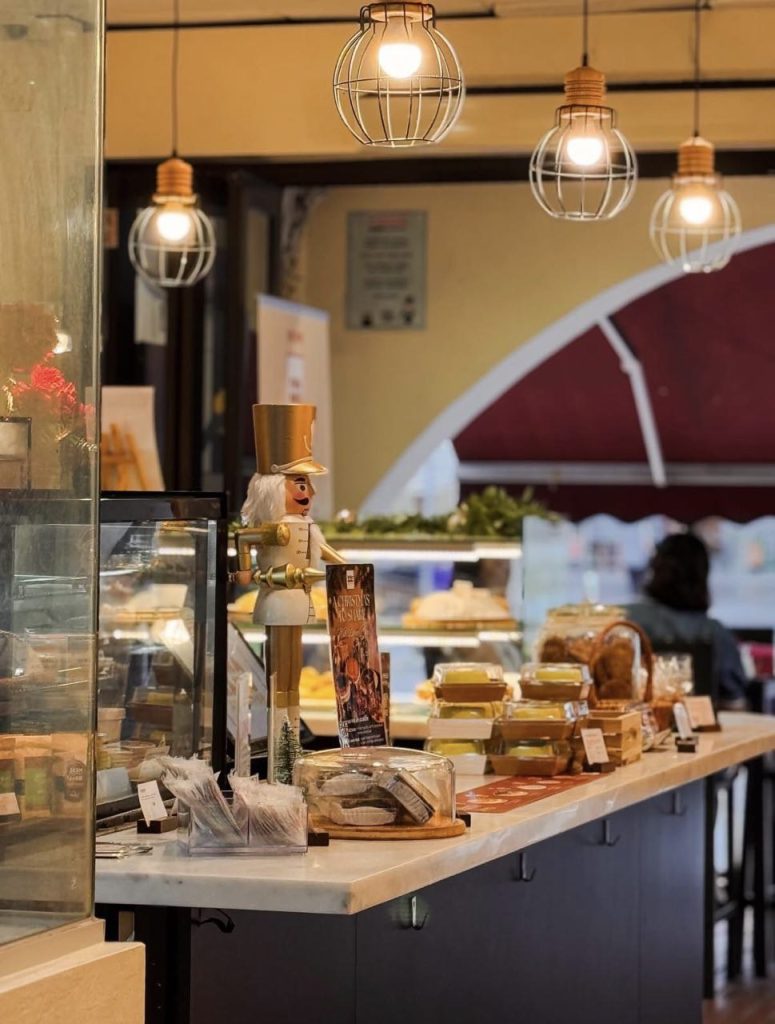 DONA MANIS CAKE SHOP OPENS FIRST-EVER DINE-IN CAFÉ CONCEPT IN SINGAPORE ...