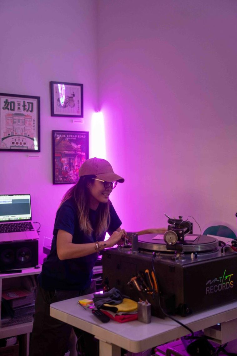 DIY YOUR OWN CUSTOM “POSTCARD” RECORDS FOR $30 AT THIS NEW VIBEY STUDIO ...