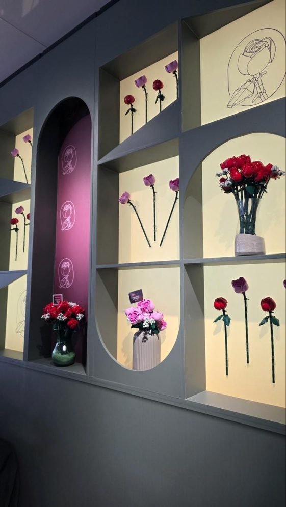 Free DIY LEGO Rose at the Bloom Bar Pop-Up at Raffles City, With No ...