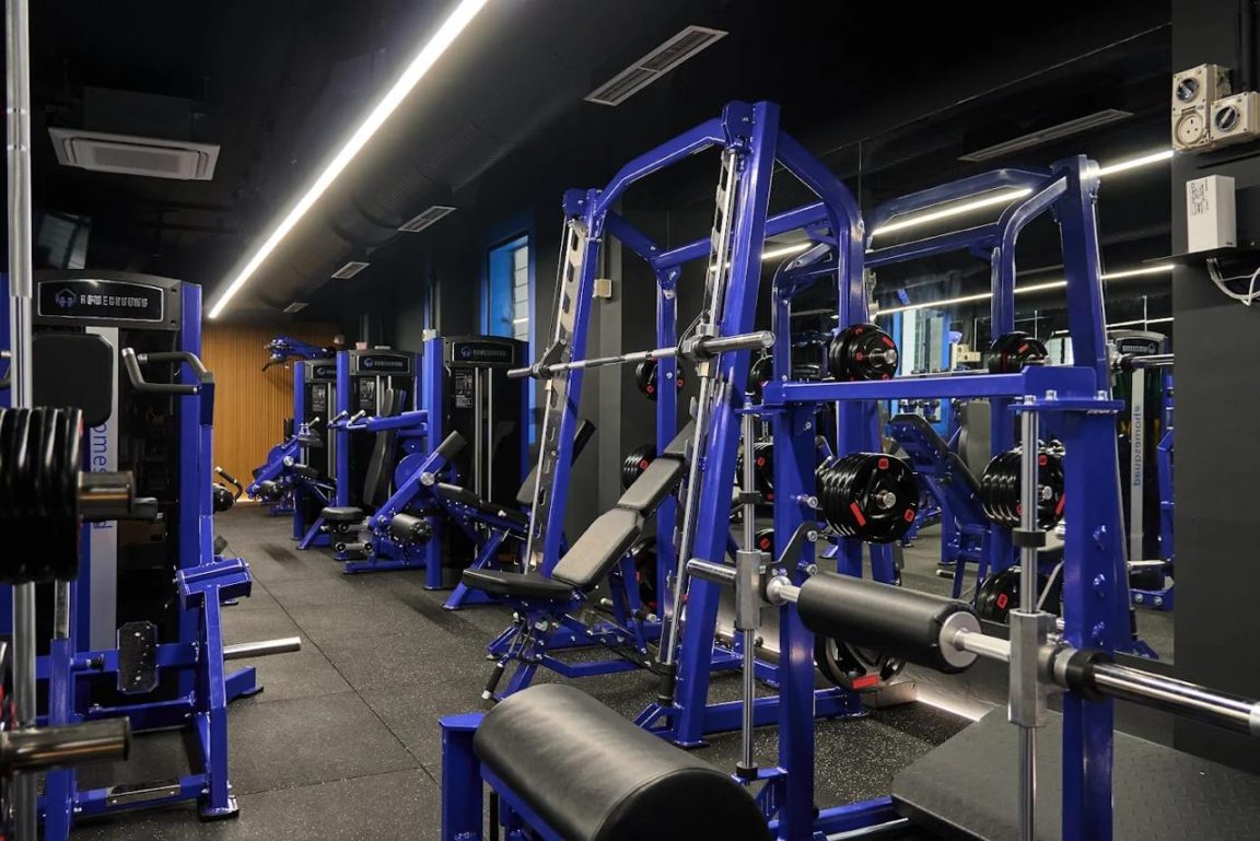 A New 24/7 Gym Has Just Opened Under a Hougang HDB: Cardio Area, Squat ...